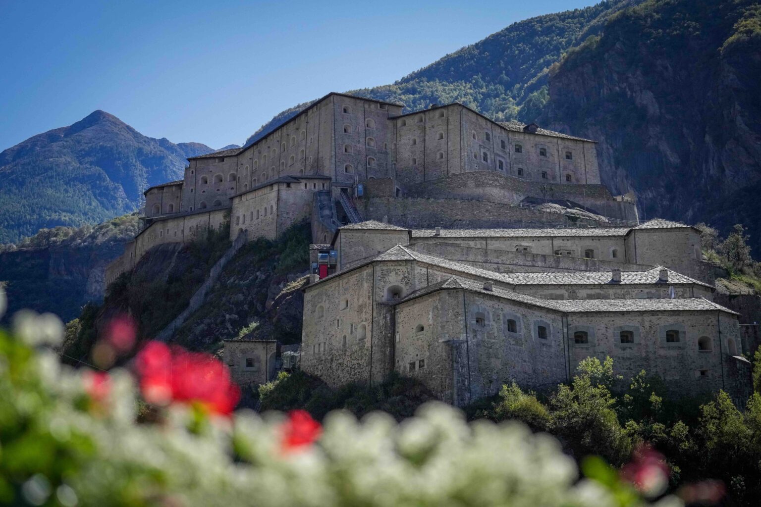 Le bourg de Bard et son fort à Aoste en Italie - Vivre en Haute-Savoie