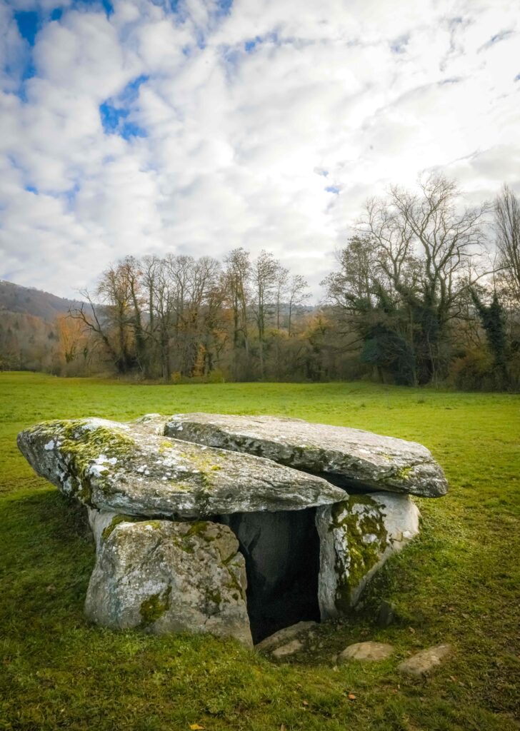Les Dolmens de Haute-Savoie