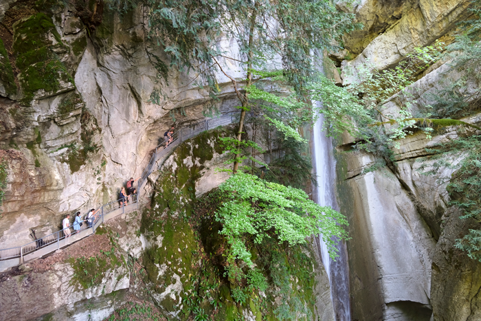 Randonnée à la cascade d'Angon et au pont des fées